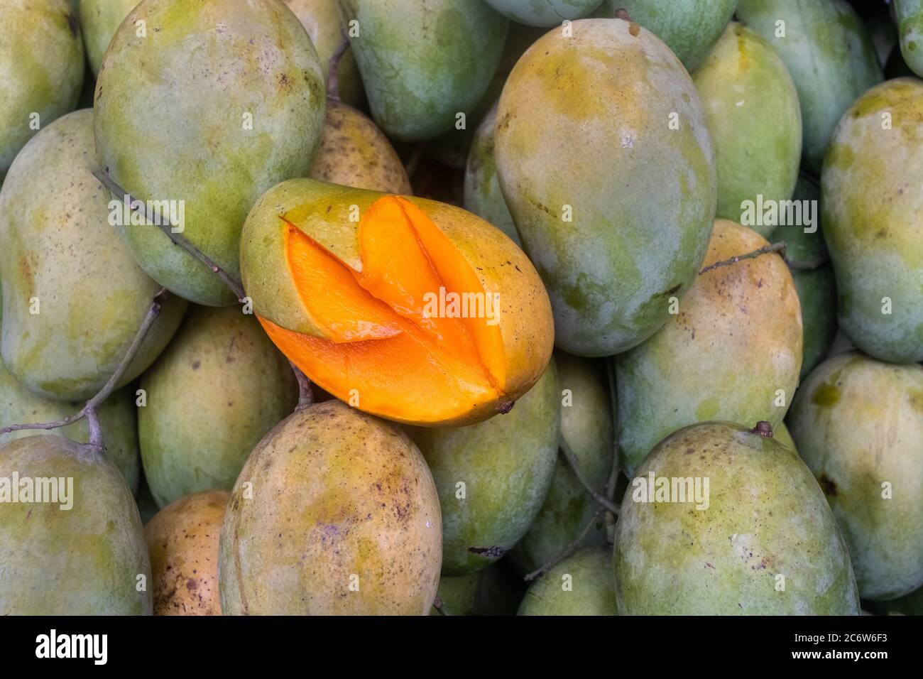 Mango shop hi-res stock photography and images - Alamy