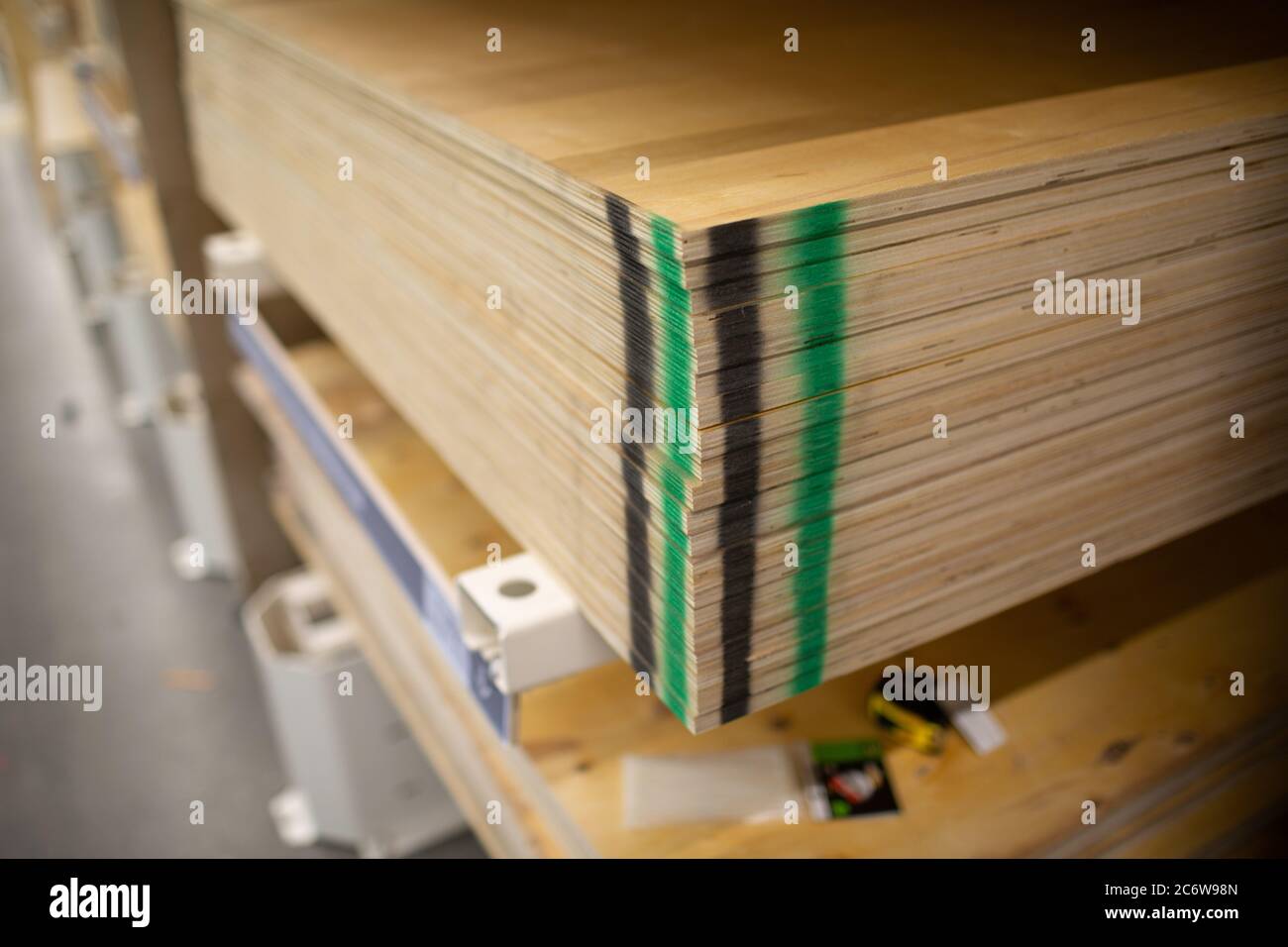 Plywood of different sizes in the store shelf Stock Photo - Alamy