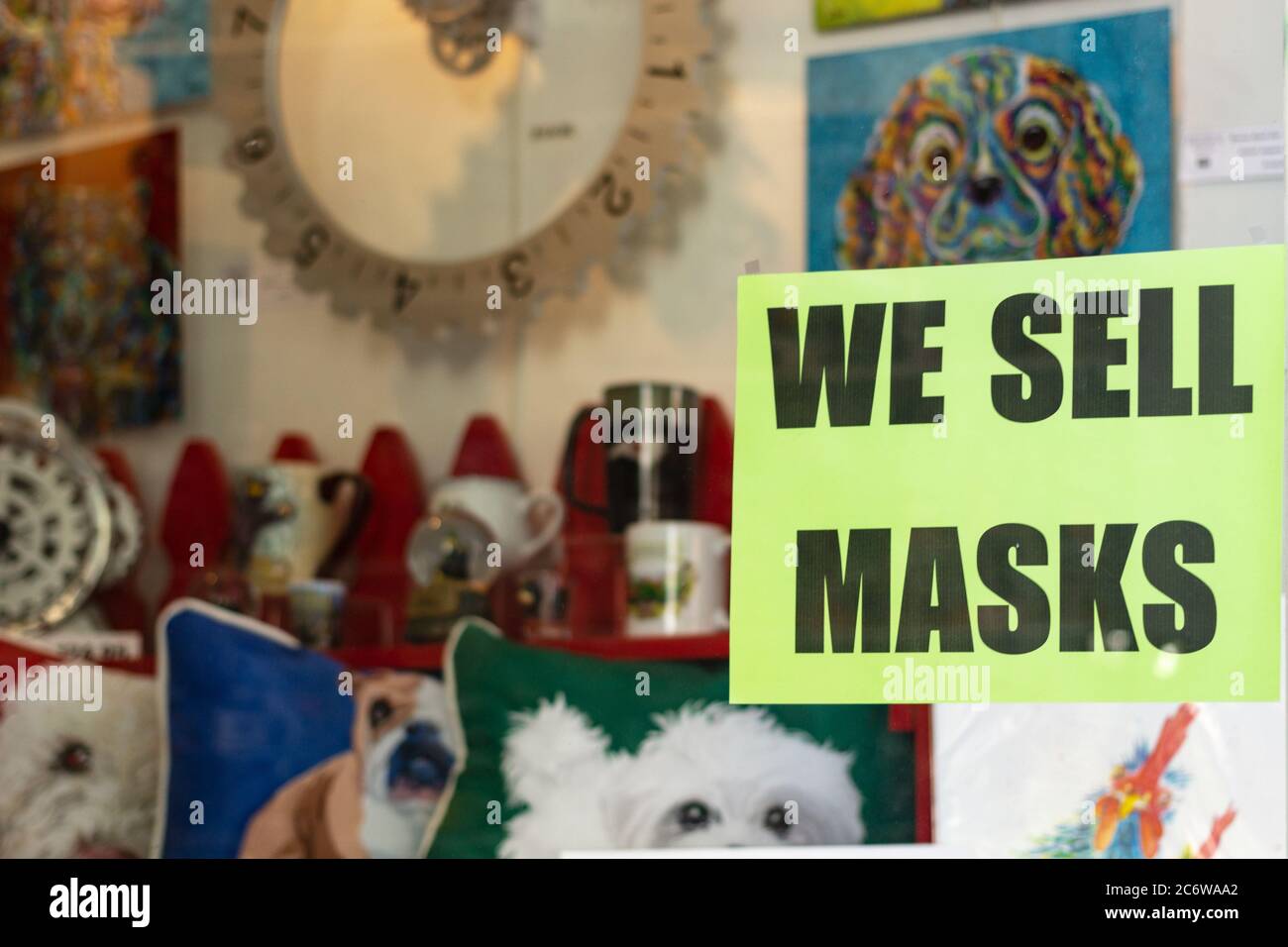 Opening signs hi-res stock photography and images - Alamy