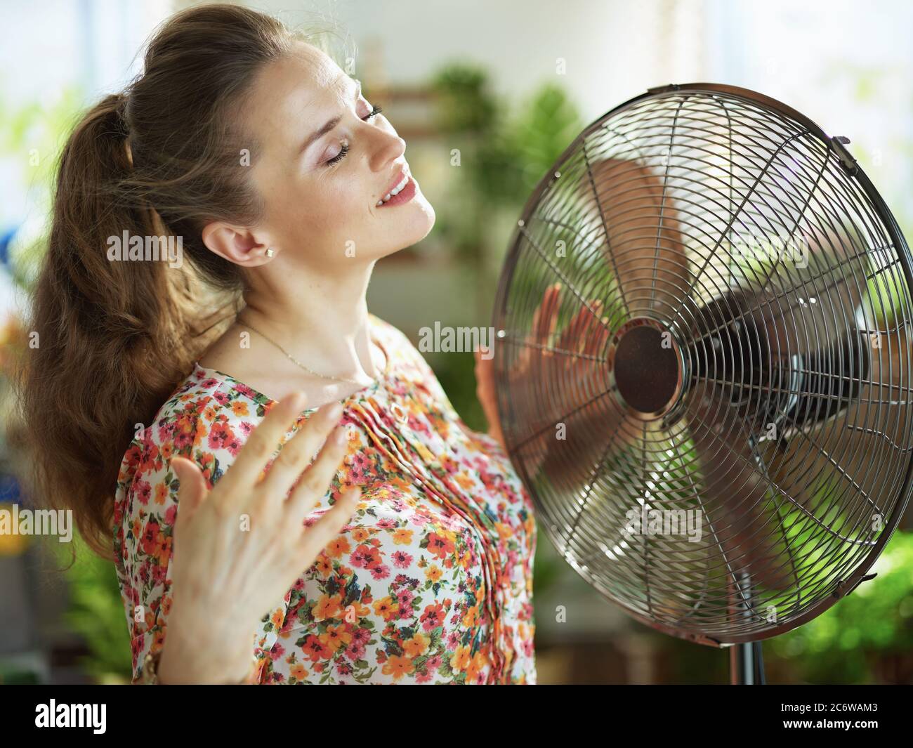 Fan blowing hi-res stock photography and images - Alamy