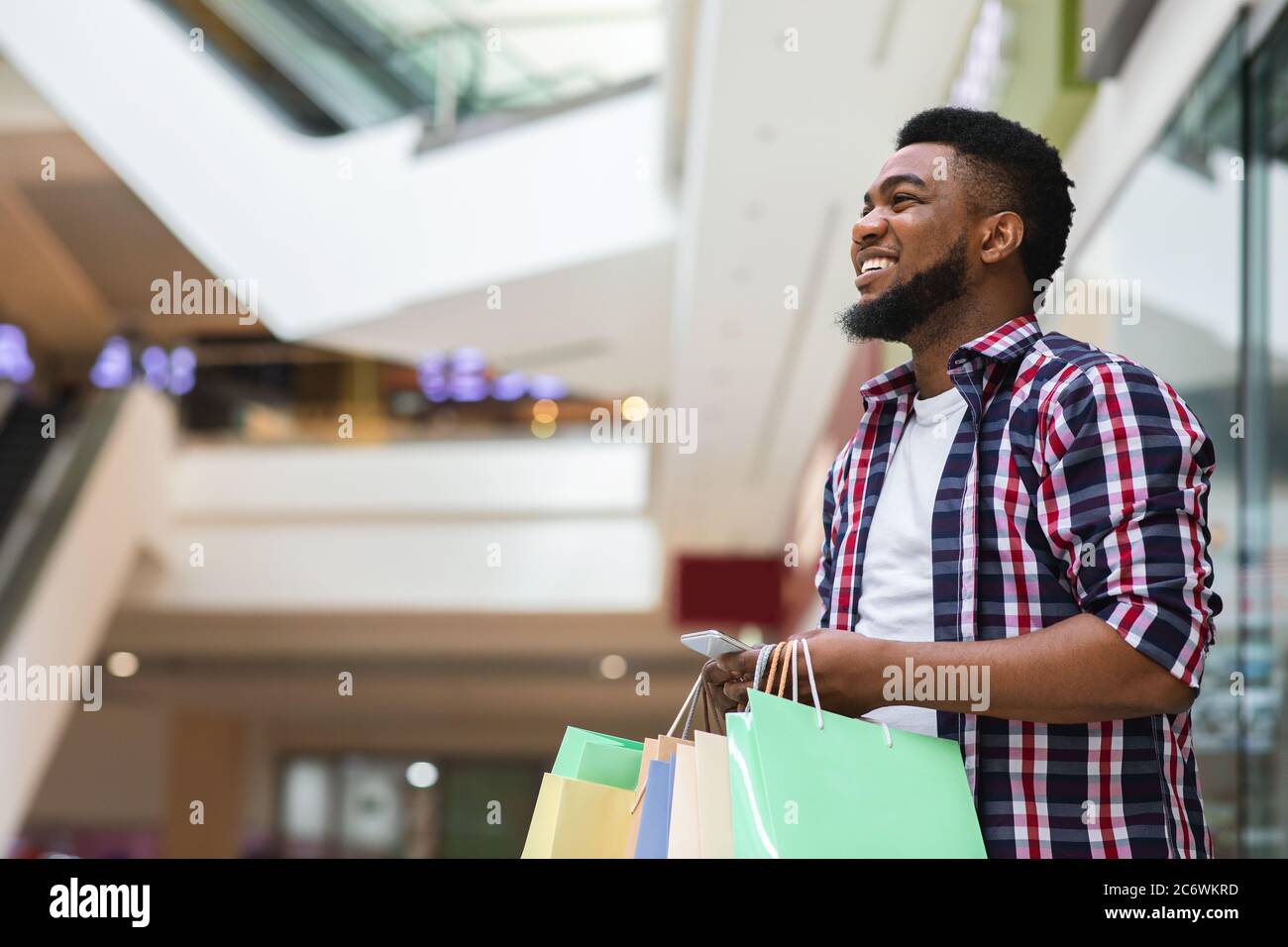 Man shopping in department store hi-res stock photography and images ...
