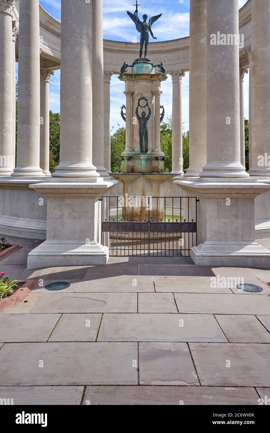 The Welsh National War Memorial, Alexandra Gardens, Cathays Park ...