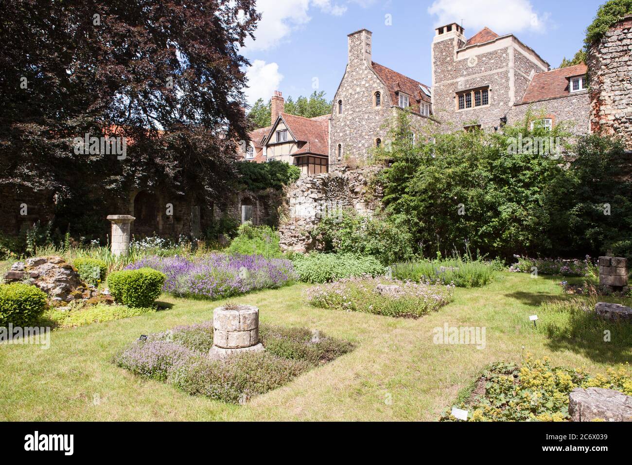 Medieval herb garden hi-res stock photography and images - Alamy