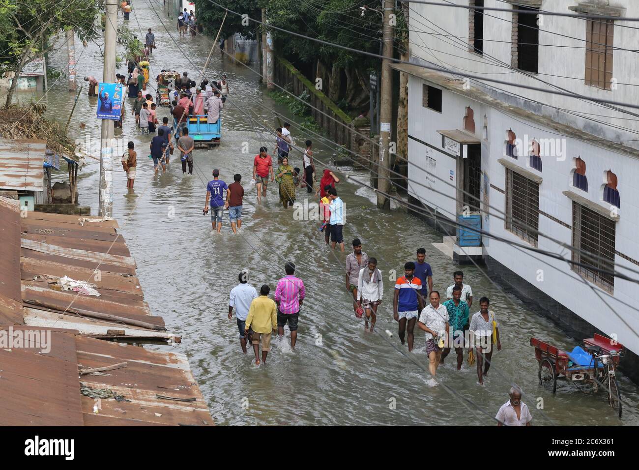 Flood affected people seen during the monsoon flood in Gaibandha, in ...
