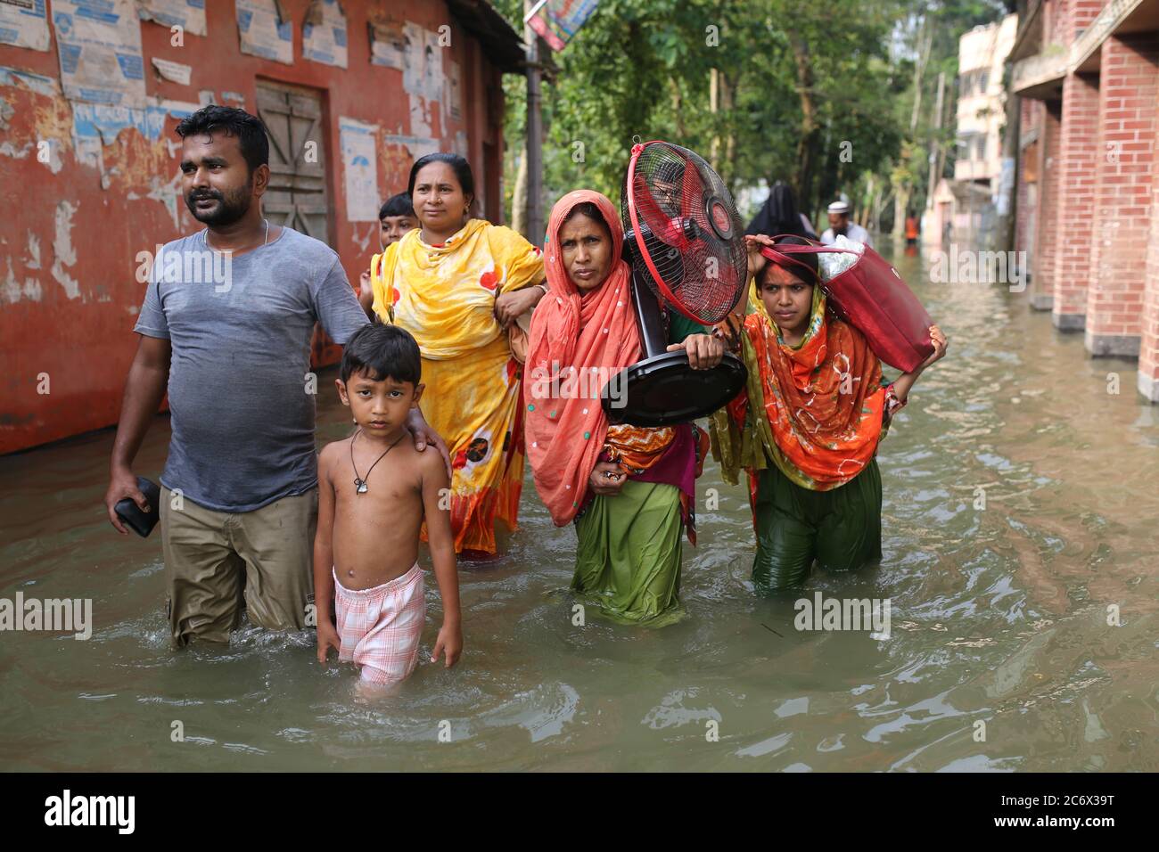 Flood affected people seen during the monsoon flood in Gaibandha, in ...