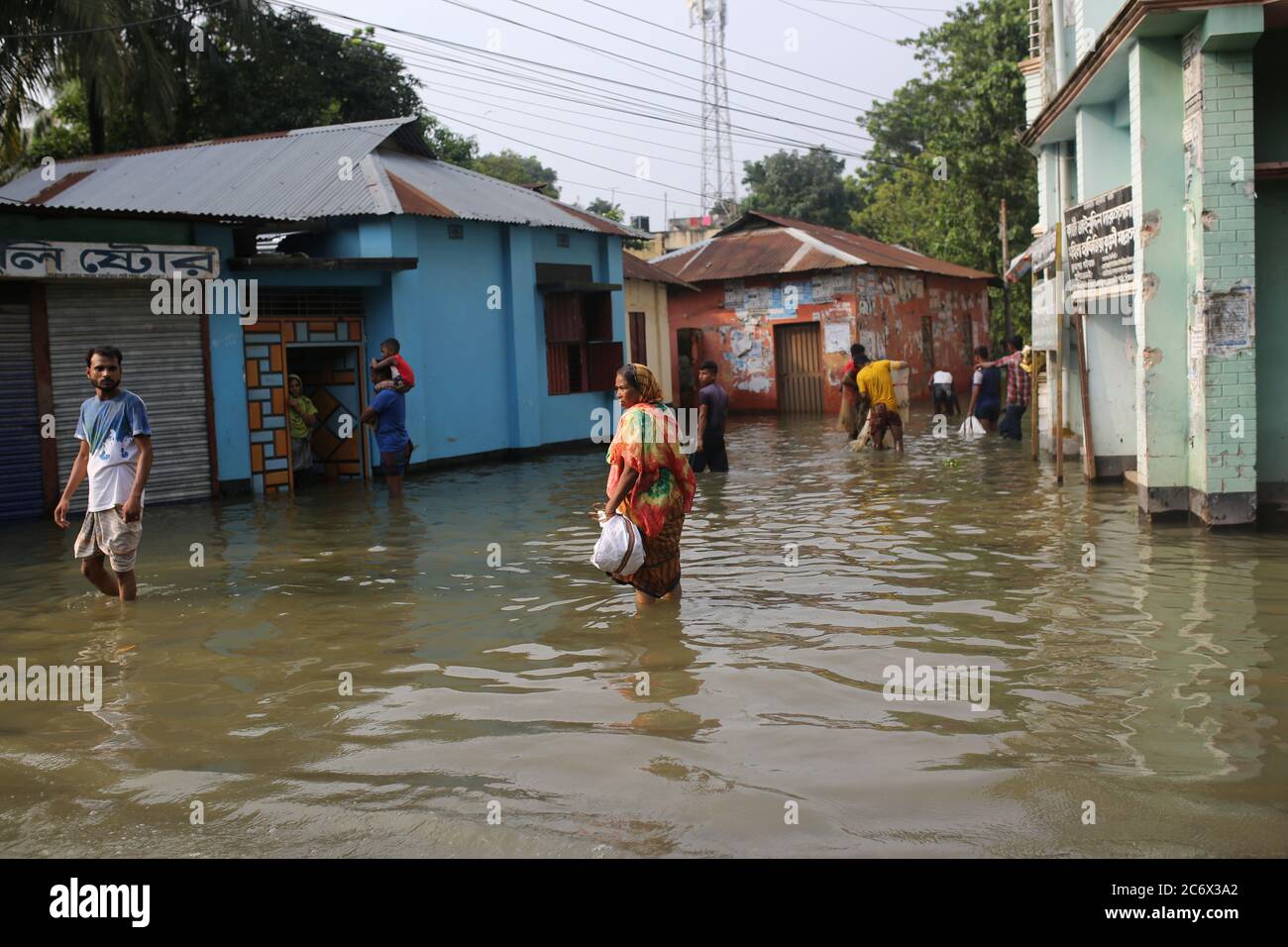 Flood affected people seen during the monsoon flood in Gaibandha, in ...