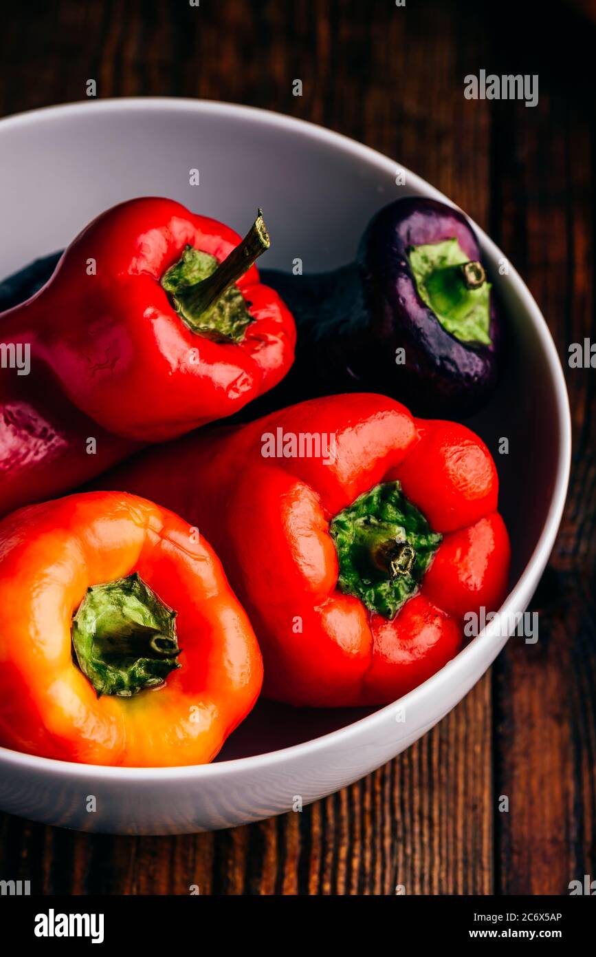 Fresh bell peppers in bowl Stock Photo - Alamy