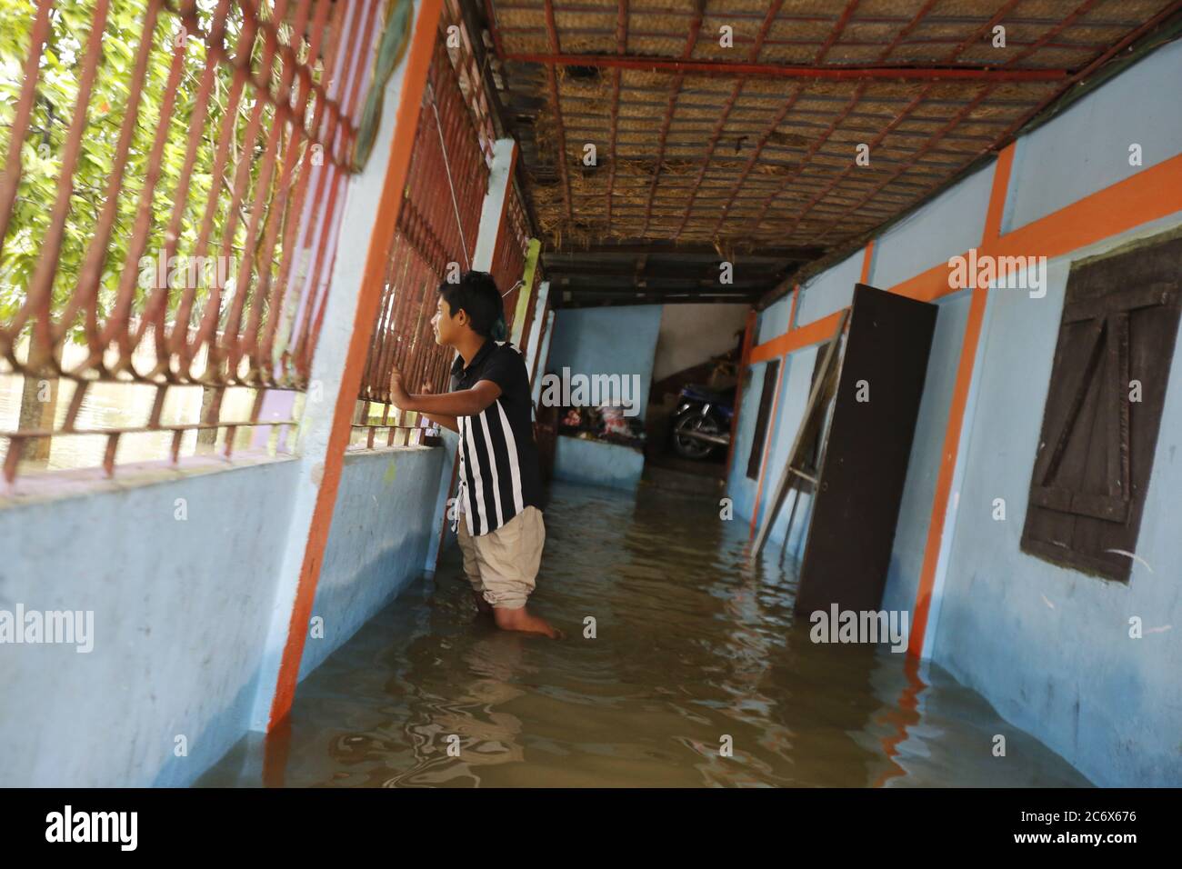 Flood water inside house hi-res stock photography and images - Alamy