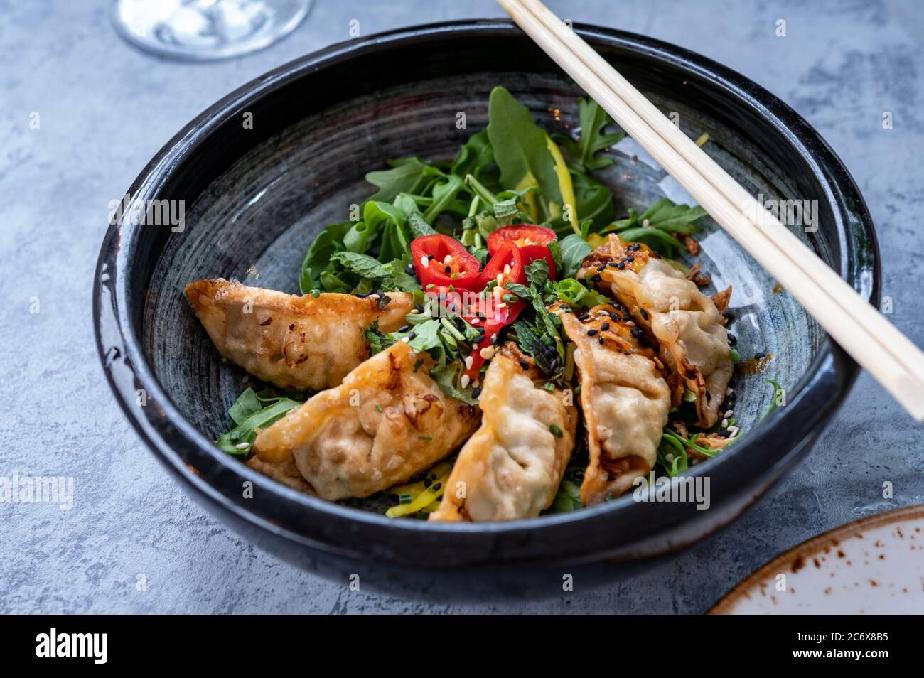 Asian sesame chicken salad close up hi-res stock photography and images ...
