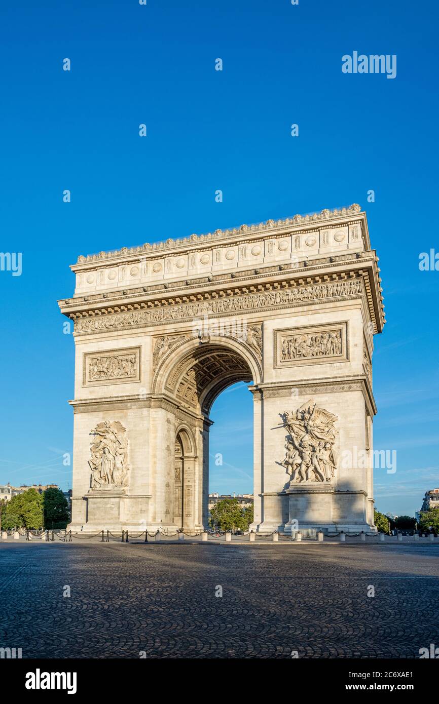 Paris, The Triumphal arch Stock Photo - Alamy