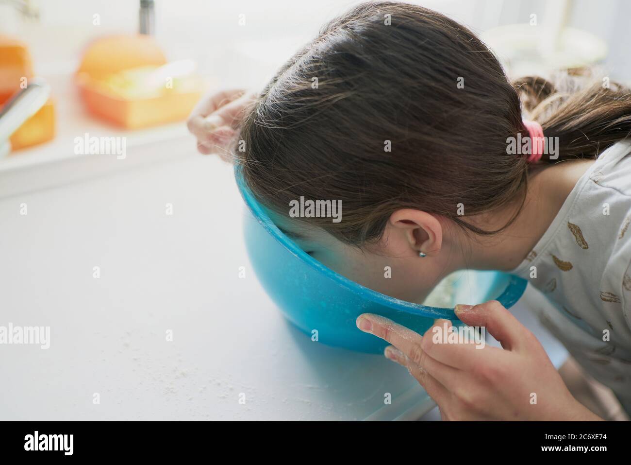 Catch with mouth hi-res stock photography and images - Alamy