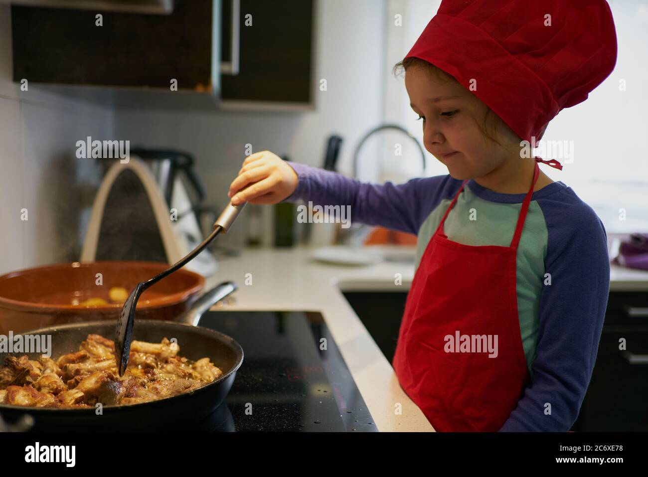 Frying pan hat hi-res stock photography and images - Alamy