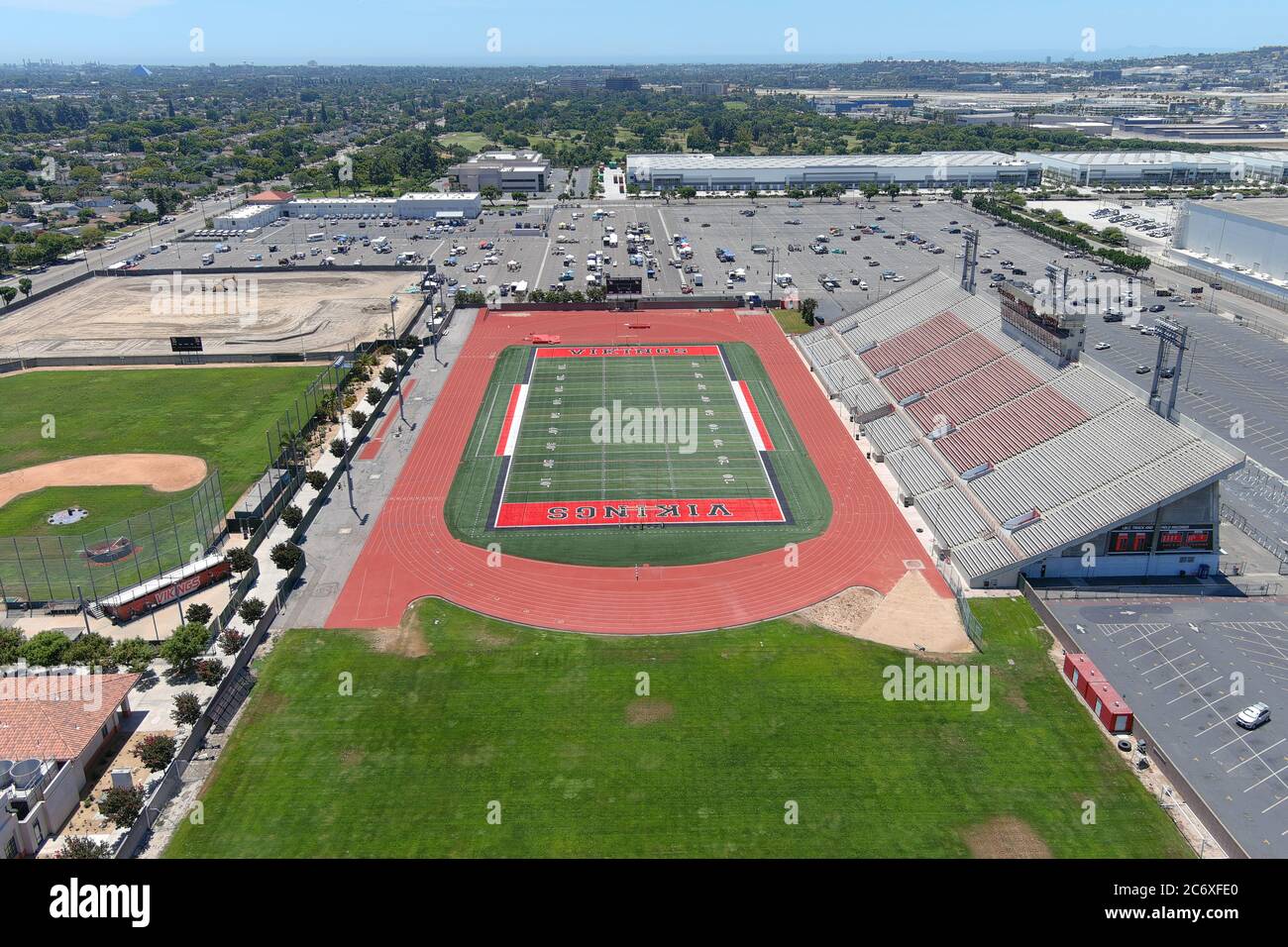 Veterans memorial stadium long beach hi-res stock photography and ...