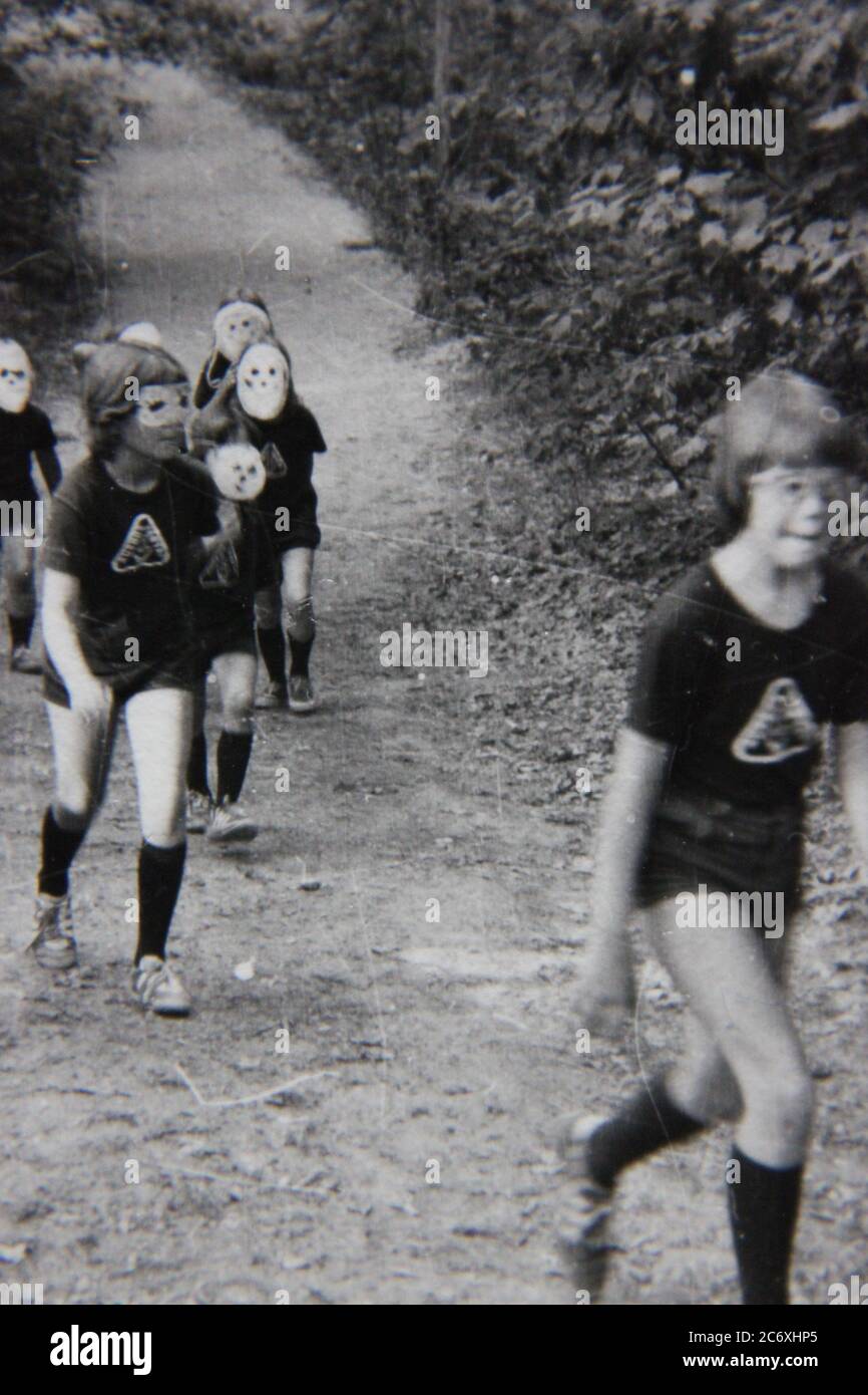 Fine 70s vintage black and white lifestyle photography of girls ...