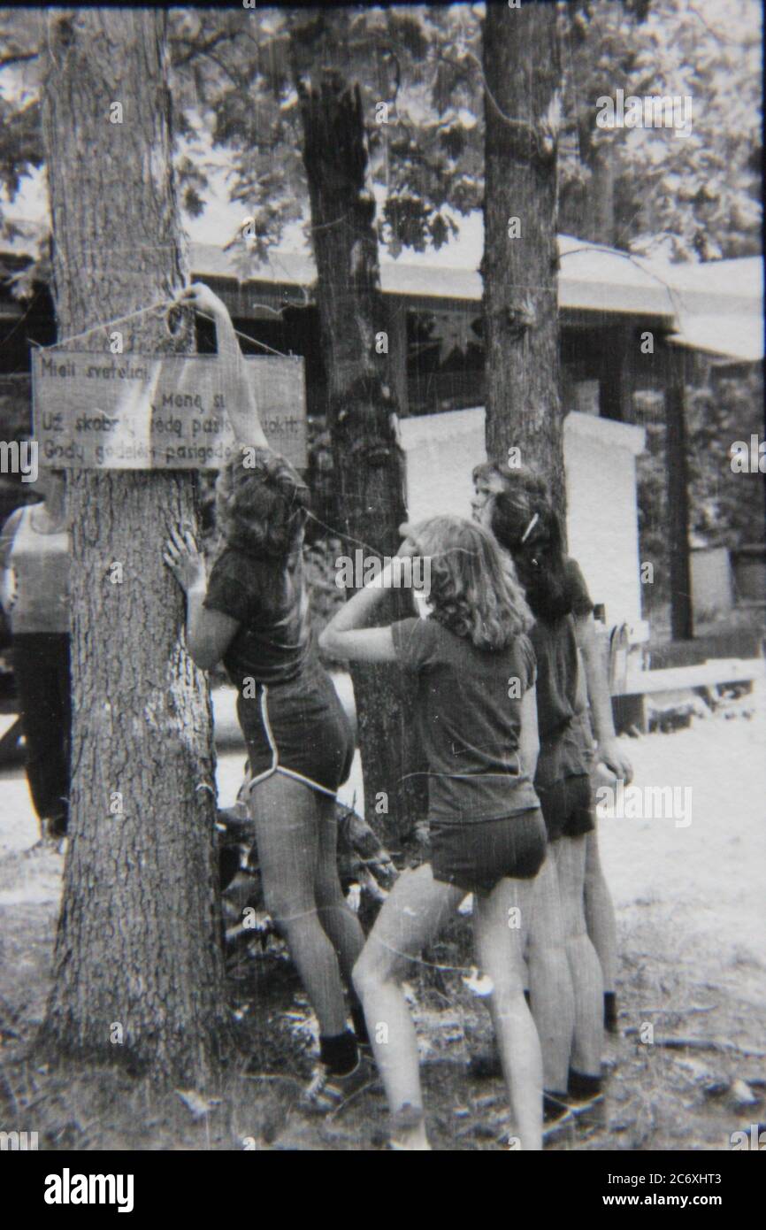 Fine 70s vintage black and white lifestyle photography of girls ...