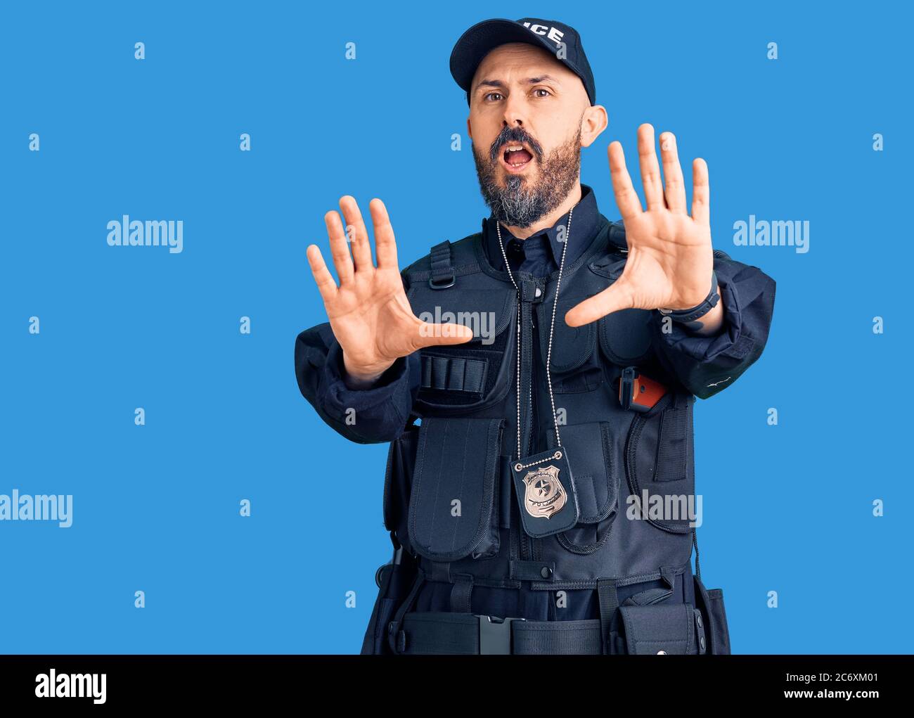 Body language uniform hi-res stock photography and images - Alamy