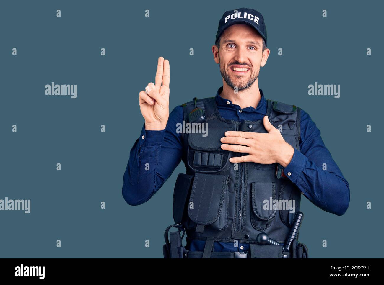 Pledge of allegiance police uniform hi-res stock photography and images ...