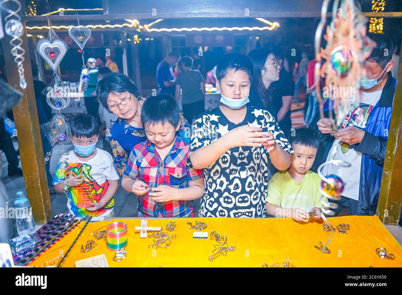 Loop play hi-res stock photography and images - Alamy