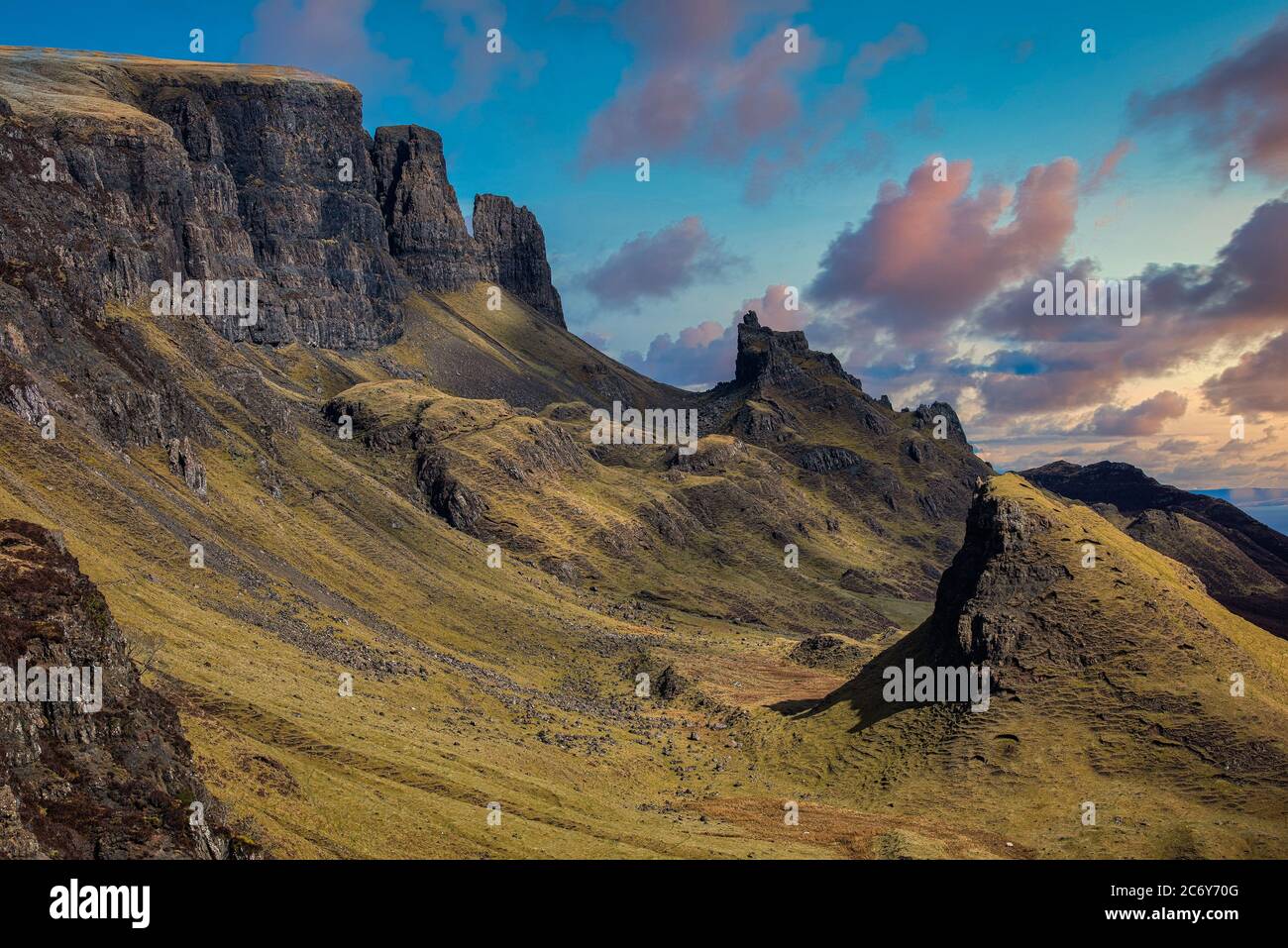 Grassy cliff on isle hi-res stock photography and images - Alamy