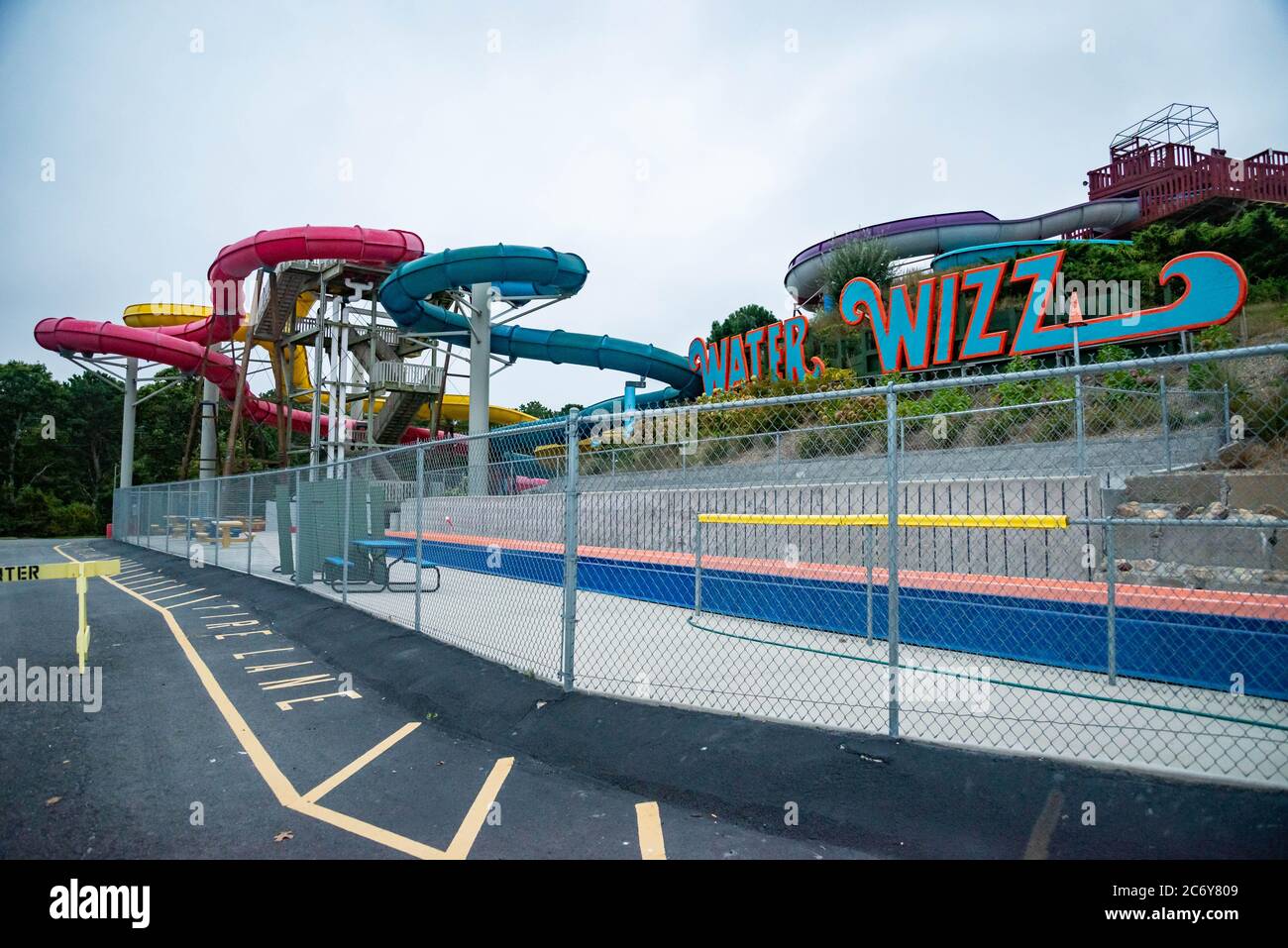 Tall amusement park ride hi-res stock photography and images - Alamy