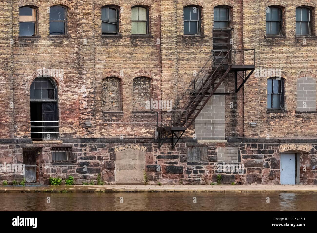 Warehouse industrial brick building hi-res stock photography and images ...