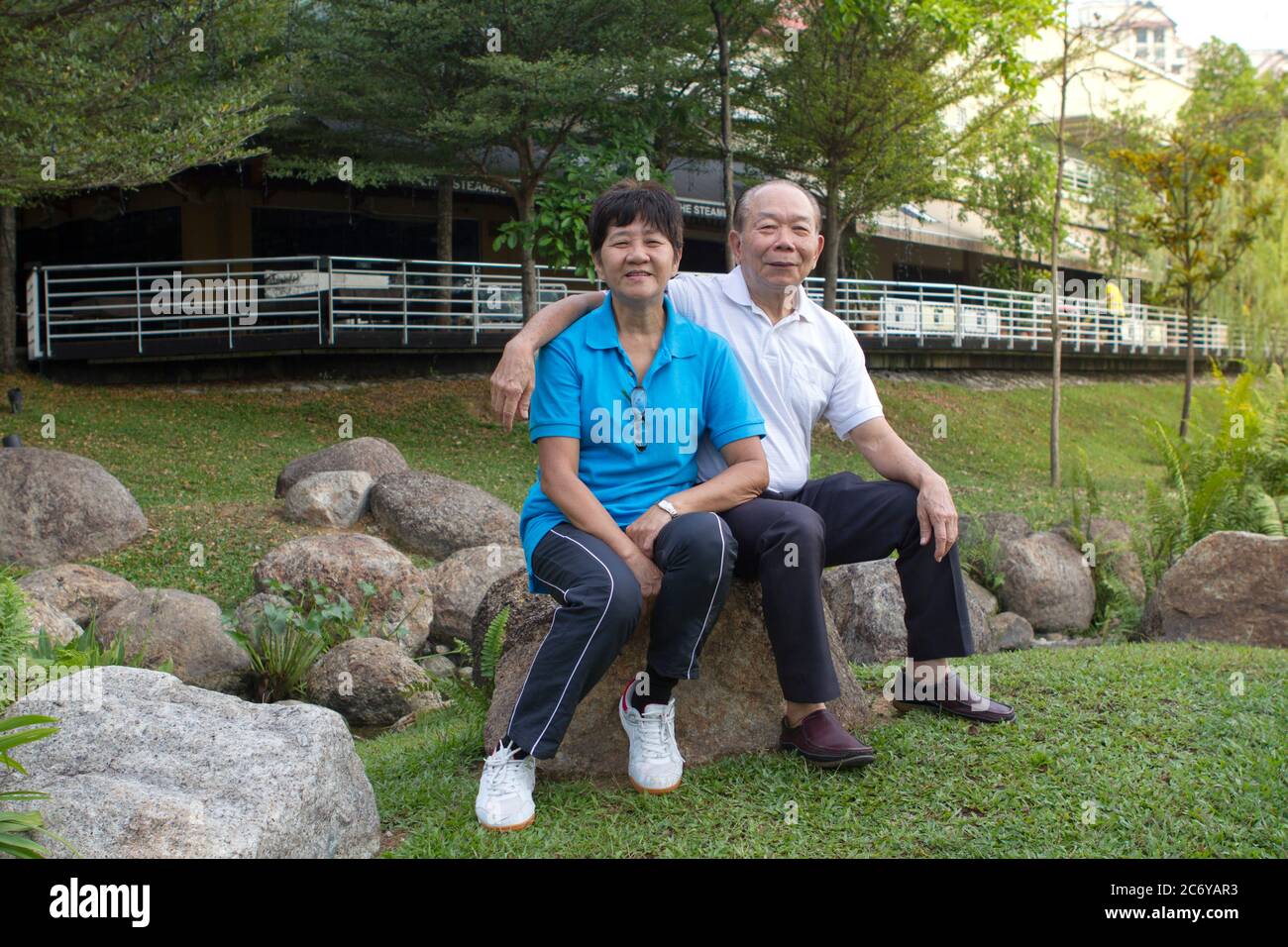 Chinese old man couple hi-res stock photography and images - Alamy