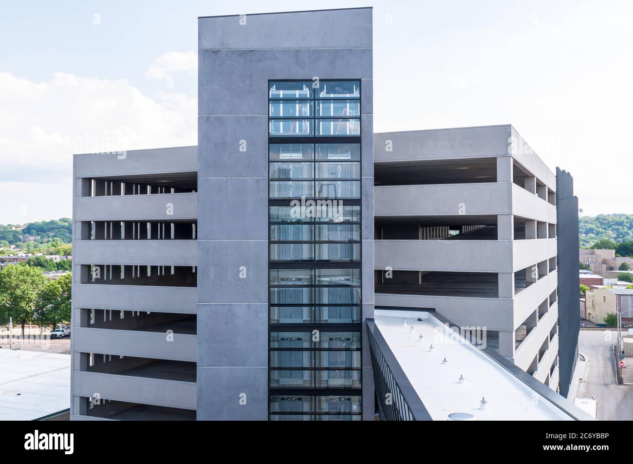 Parking garage with walkway hi-res stock photography and images - Alamy