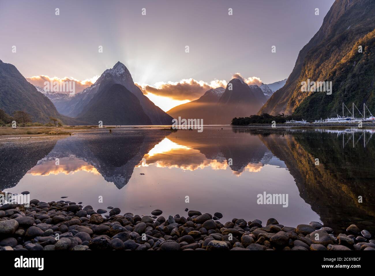 Mitre Peak, Milford Sound sunset Stock Photo - Alamy