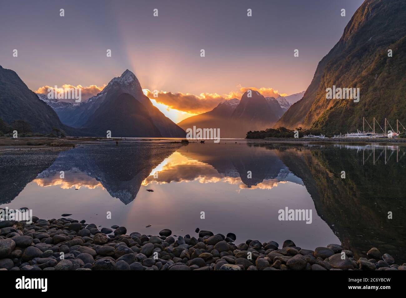 Mitre Peak, Milford Sound sunset Stock Photo - Alamy
