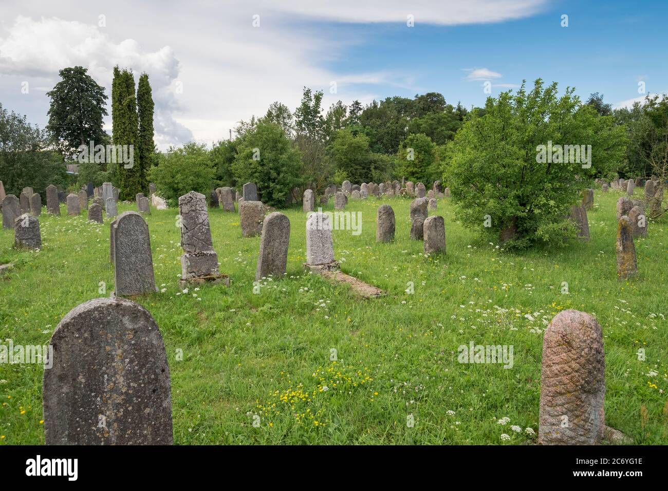 A look at the former old, rural, Jewish graveyard in Kedainiai ...