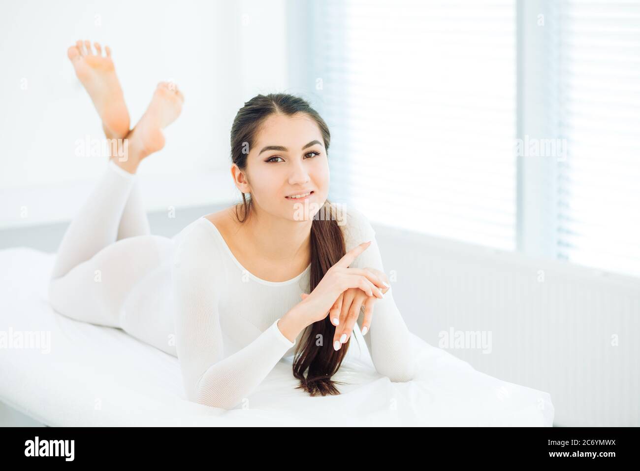 Shapely figure long hi-res stock photography and images - Alamy
