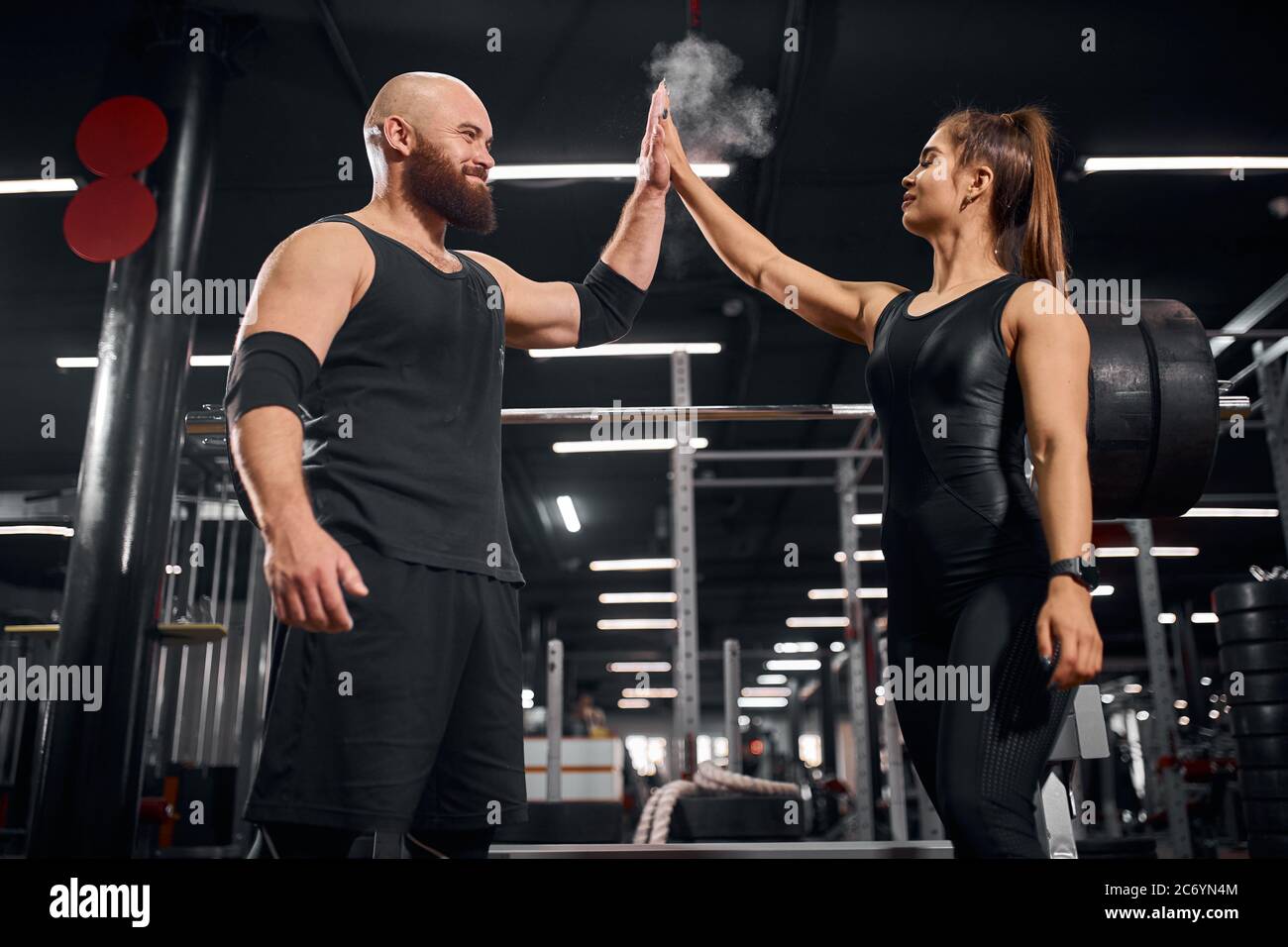 Couple clapping hands hi-res stock photography and images - Alamy