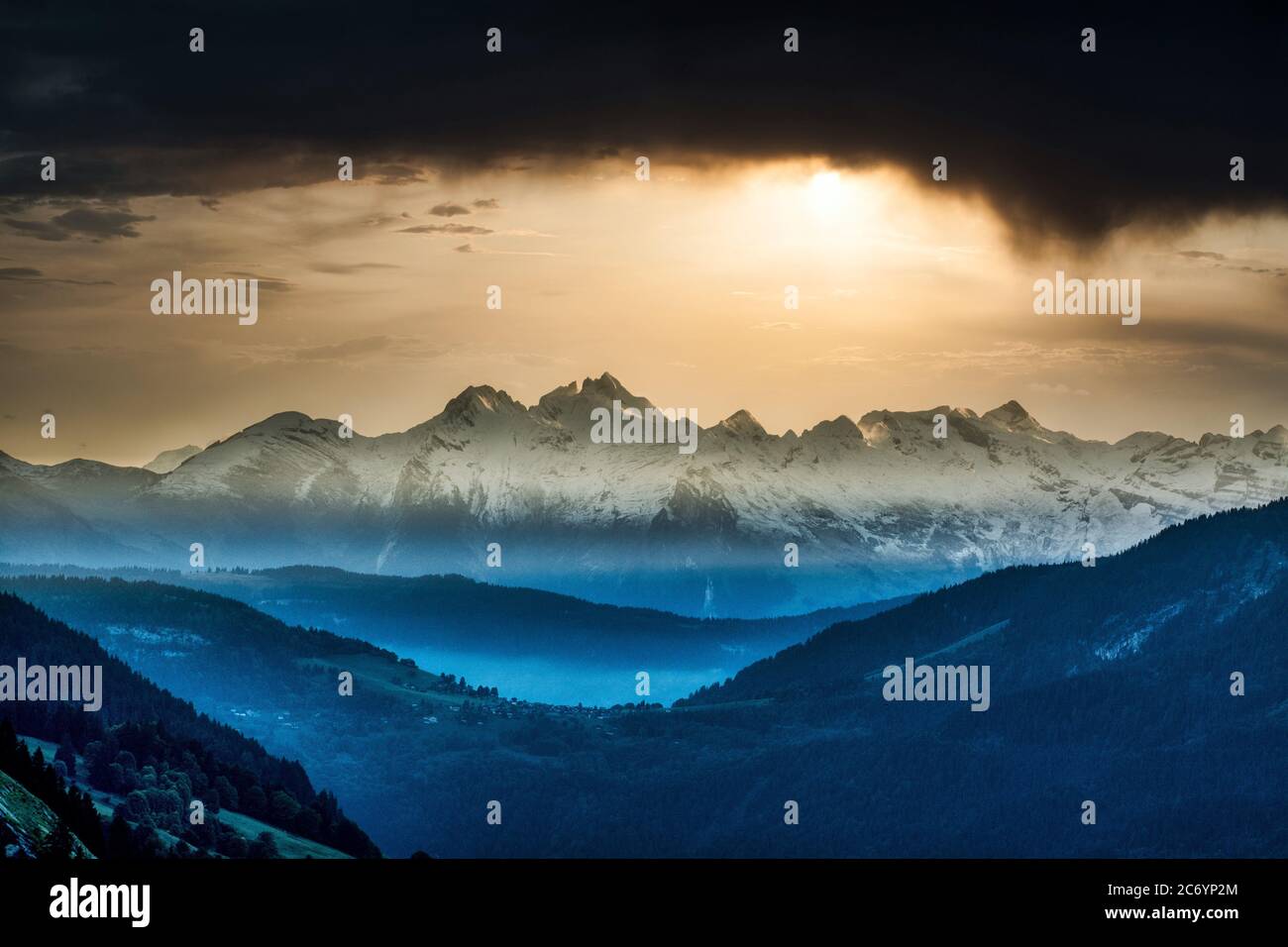 Switzerland landscape and dramatic hi-res stock photography and images ...