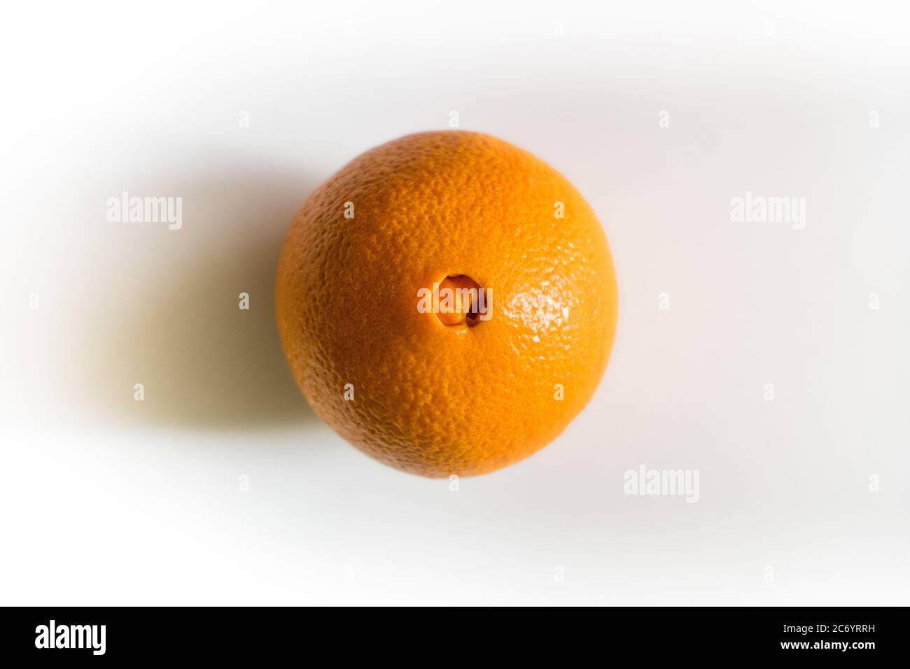 Orange Washington with a belly button. Isolated fruit Stock Photo - Alamy