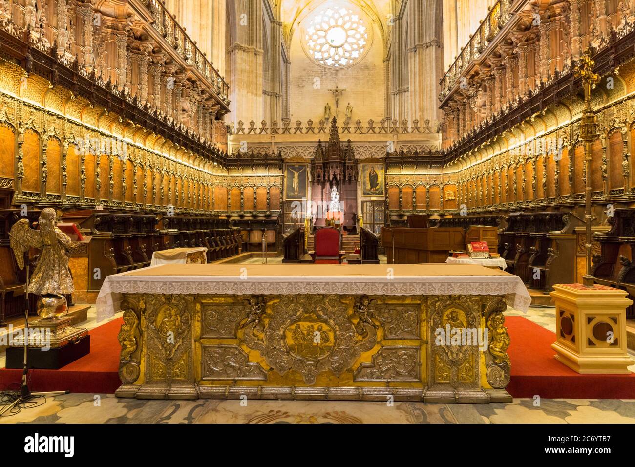 Interior of Seville Cathedral Stock Photo - Alamy