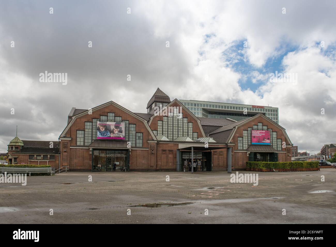 The building of the Deichtorhallen, museum for contemporary art and ...