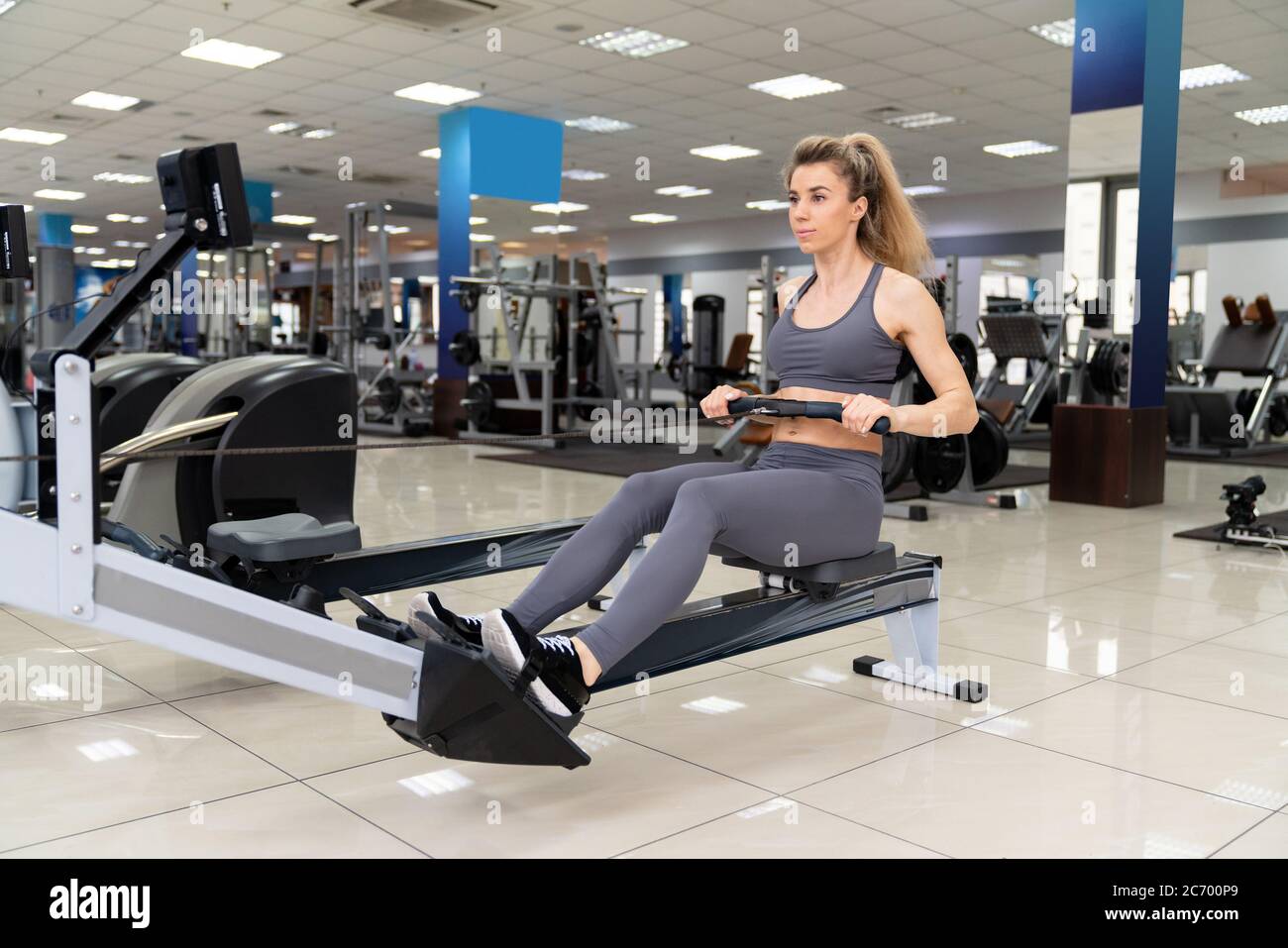 Fitness row machine hi-res stock photography and images - Alamy