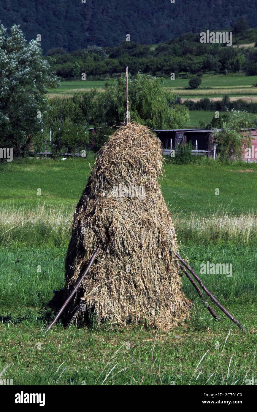 Haystack ridge hi-res stock photography and images - Alamy