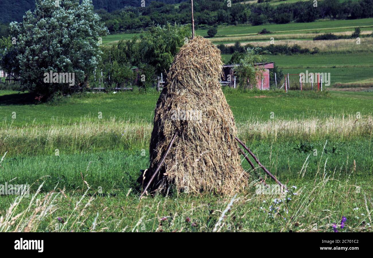 Haystack romania hi-res stock photography and images - Alamy