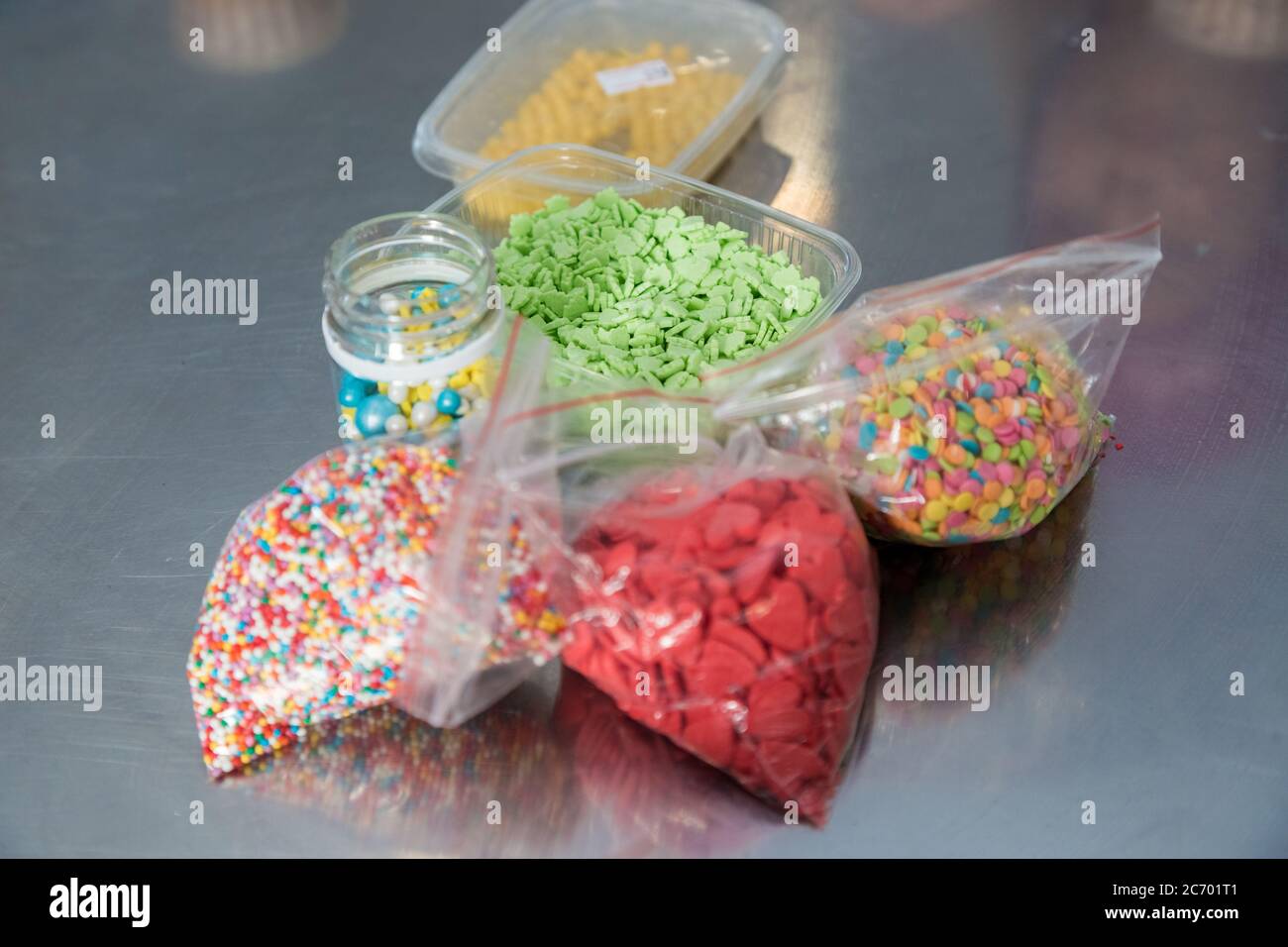 Food falling out of bags hi-res stock photography and images - Alamy