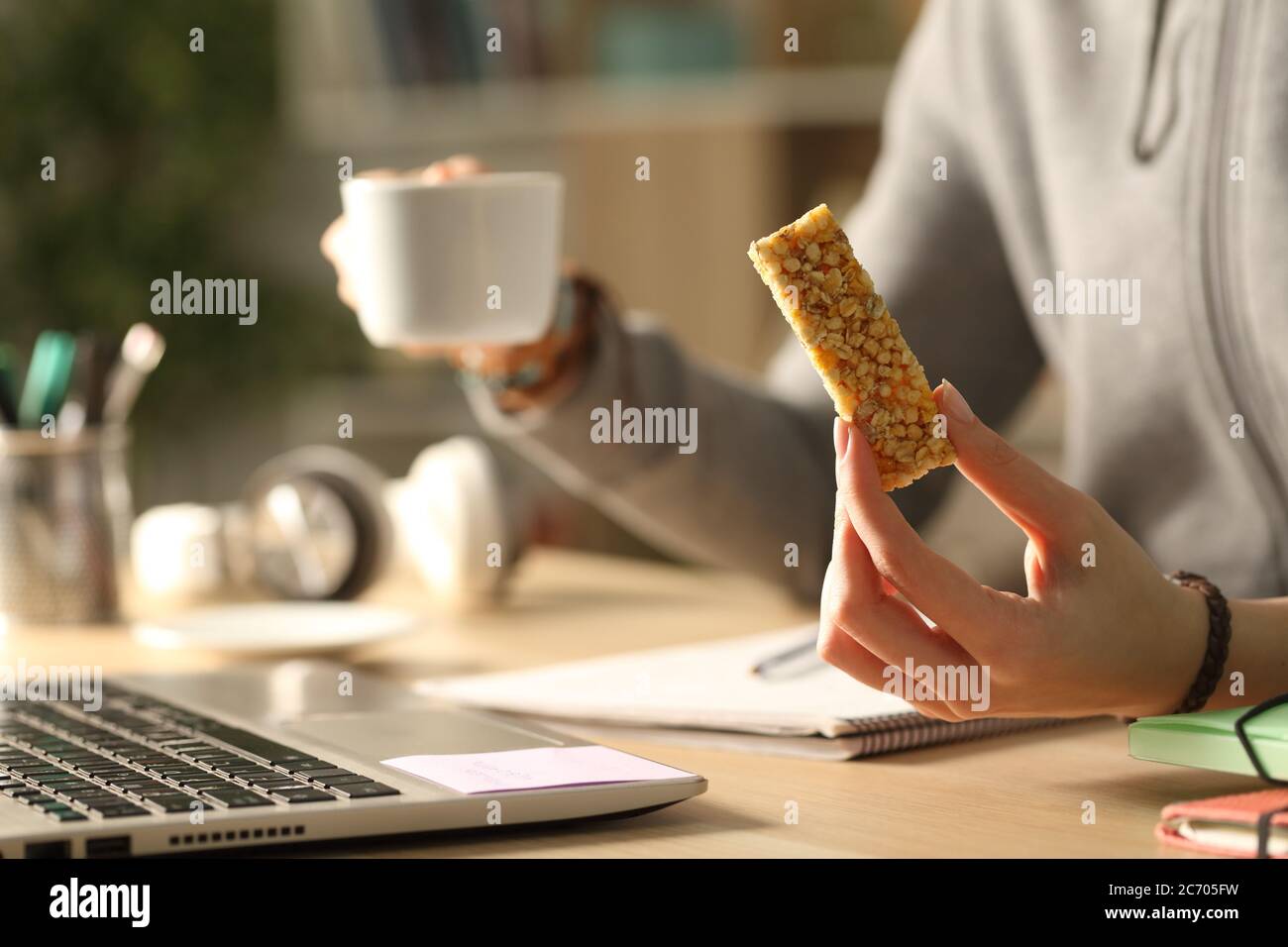 Person holding snack hi-res stock photography and images - Alamy