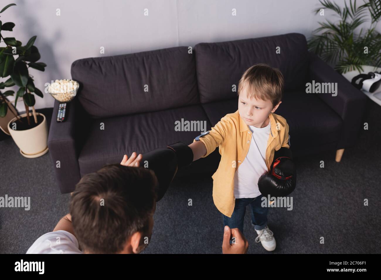 Father son in boxing gloves hi-res stock photography and images - Alamy