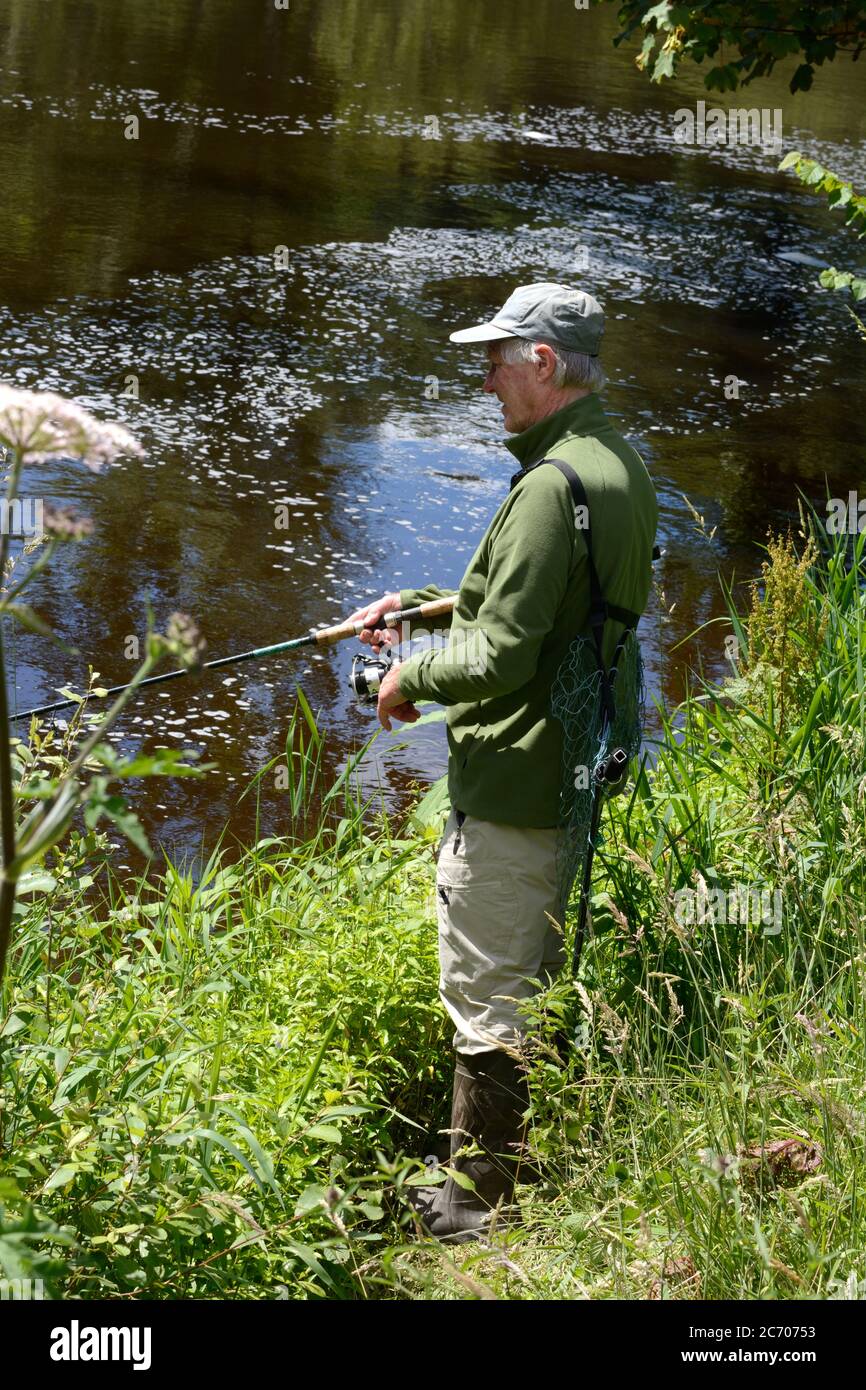 Man angler hi-res stock photography and images - Alamy