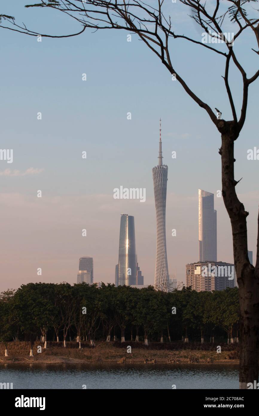 Guangzhou sunset canton tower river hi-res stock photography and images ...