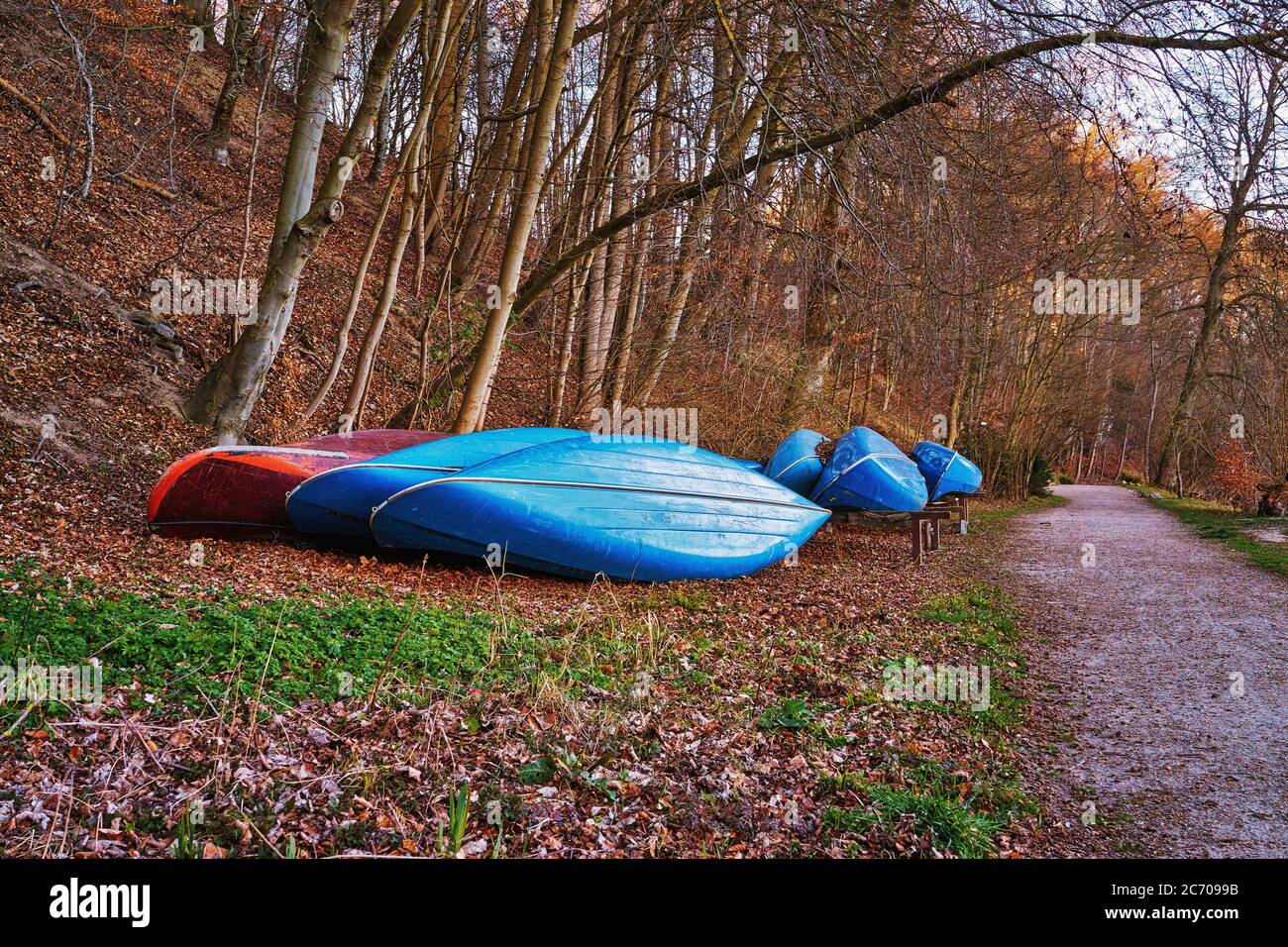 Stranded canoe hi-res stock photography and images - Alamy