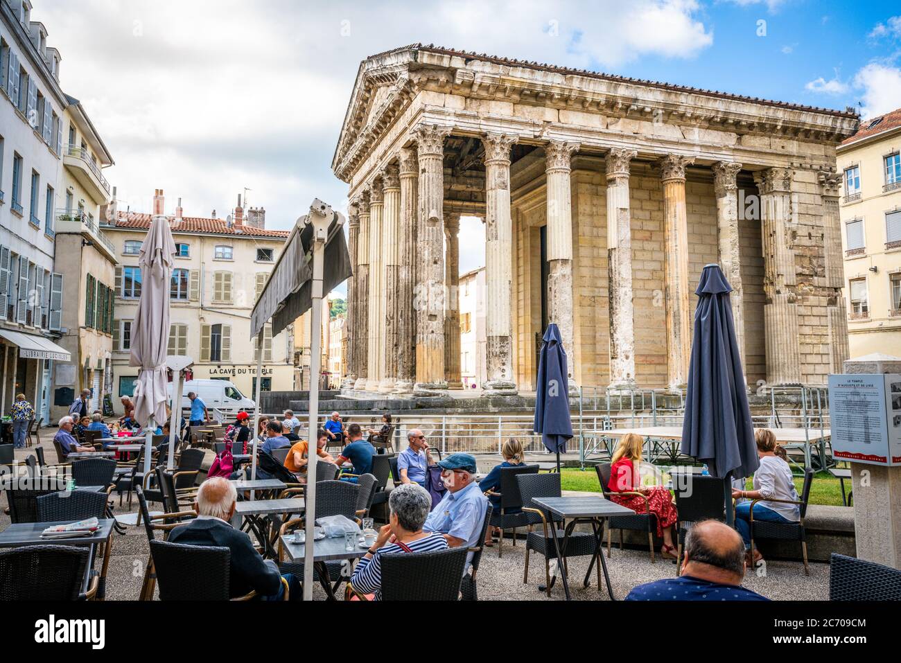 Café terrace in front hi-res stock photography and images - Alamy