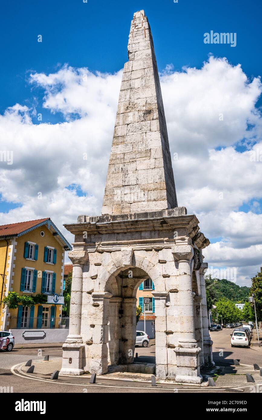 Vienne roman pyramid hi-res stock photography and images - Alamy