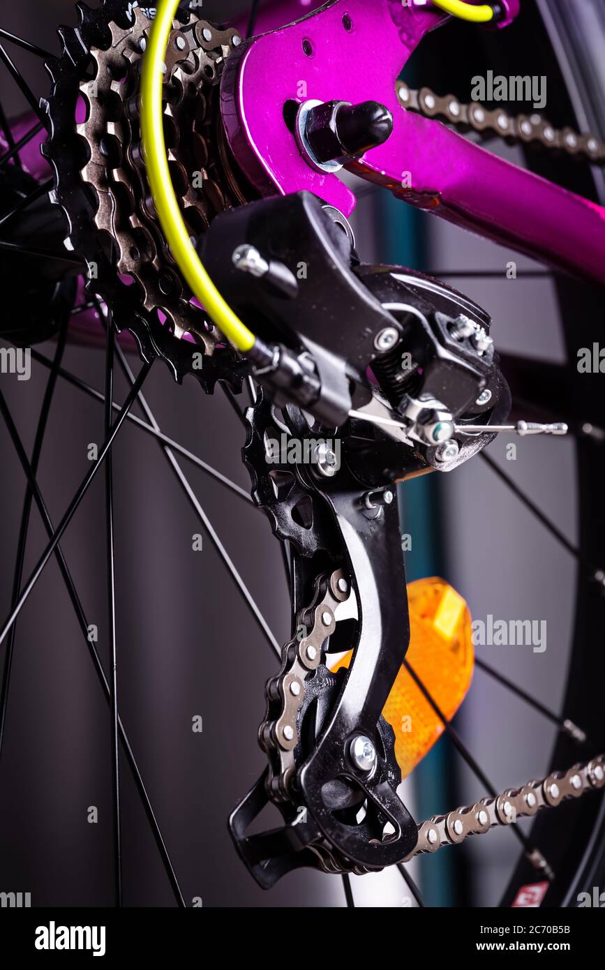 Bicycle parts hi-res stock photography and images - Alamy