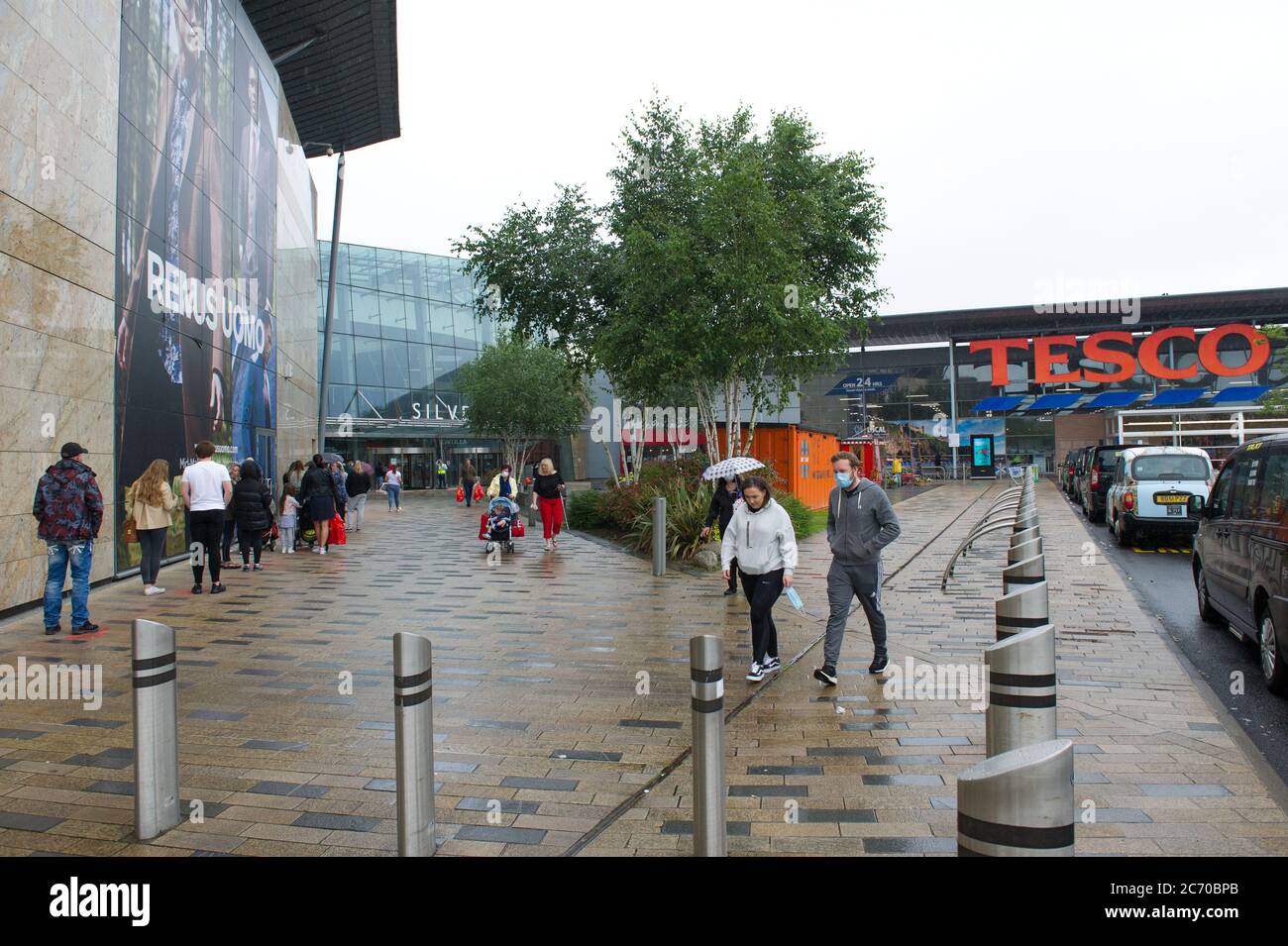 Tesco at springburn shopping centre hi-res stock photography and images ...