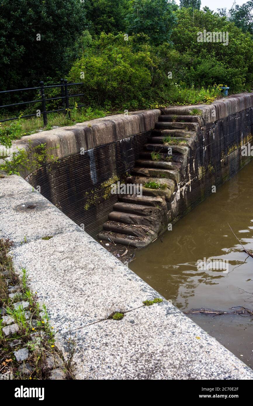 Harbor steps hi-res stock photography and images - Alamy